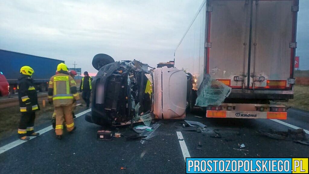 Wypadek na autostradzie A4.Doszło tam do zderzenia busa