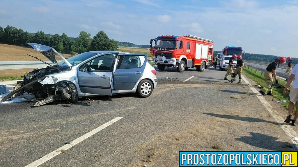 Wypadek na obwodnicy Niemodlina. Kierujący autem wjechał