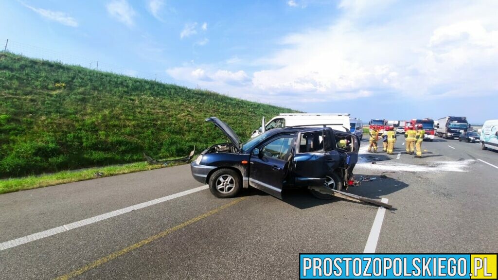 Zderzenie busa z osobówką na autostradzie A4 na 265 km