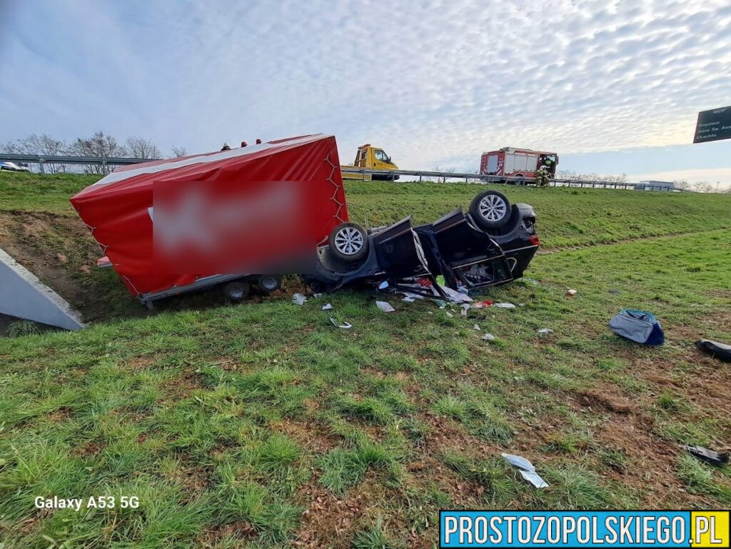 Dachowanie auta na autostradzie A4 na 237 km kierunek