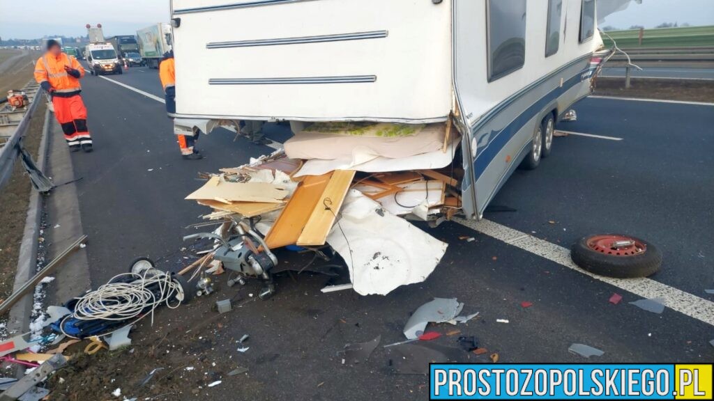 Wypadek na autostradzie A4. Bus wjechał