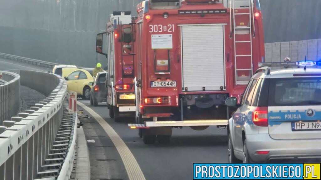 Wypadek na obwodnicy Niemodlina. Na miejscu 5 zastępów straży
